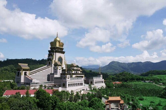 Sun Moon Lake and Qingjing Farm Tour Taichung City Hotel Pickup - Qingjing Farm: A Pastoral Escape