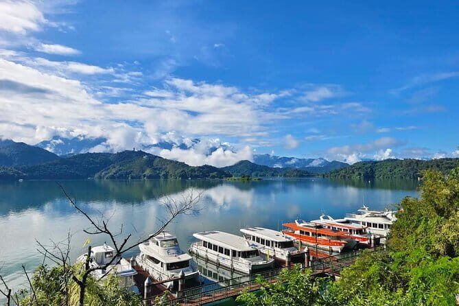 Sun Moon Lake and Qingjing Farm Tour Taichung City Hotel Pickup - Practical Details: Transportation, Timing, and Group Size