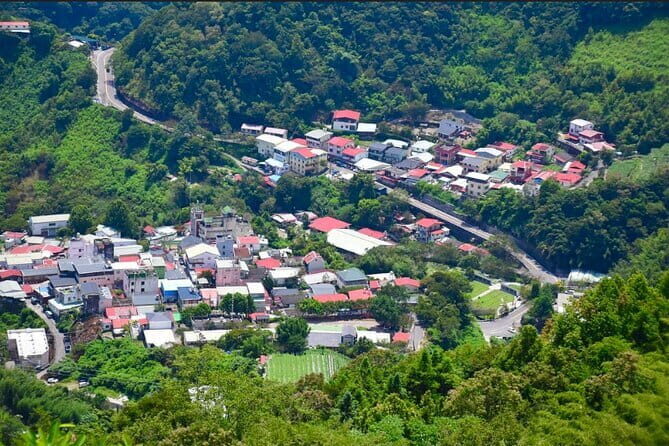Sun Moon Lake and Qingjing Shared Day Tour From Taichung - Key Points