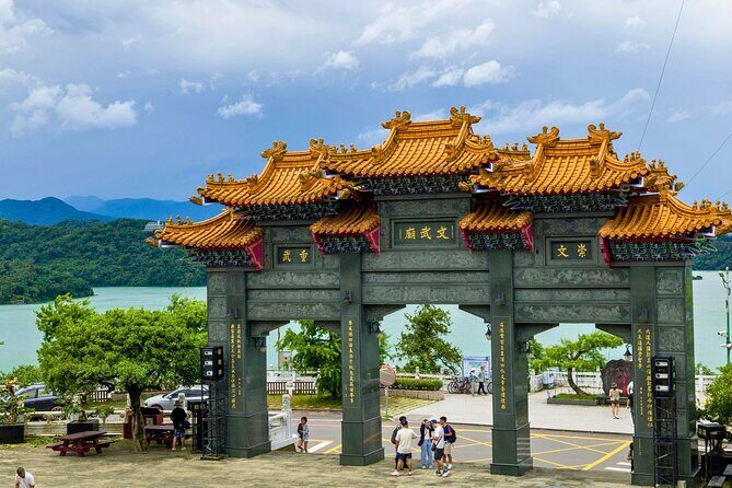 Sun Moon Lake Private Tour with Scenic Boat Cruise form Taipie - Longfeng Temple: An Intimate Lakeside Shrine