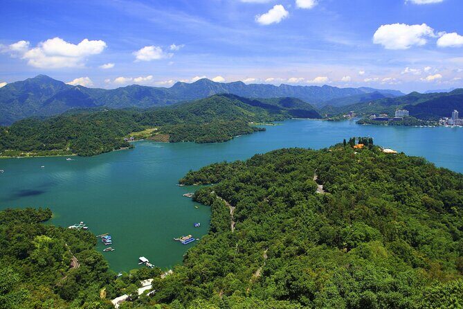Sun Moon Lake Private Tour with Scenic Boat Cruise form Taipie - Sun Moon Lake Boat Cruise: A Tranquil Journey