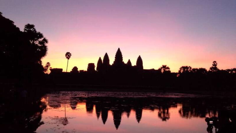 Sun Rise Small Group Day Tour in Temples of Angkor - Key Points
