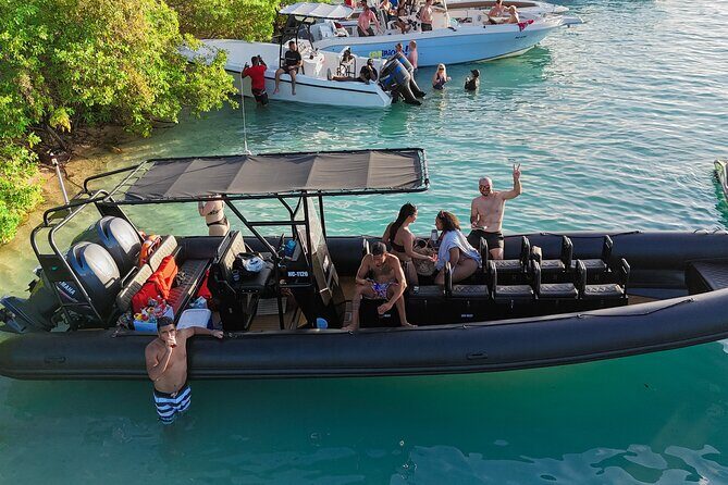 Sunday Boat Festival/Meet up with Djs, open bar & snacks - The Itinerary: What To Expect