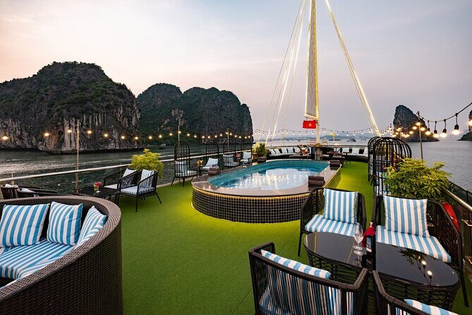Sunlight Grand/Crystal 5 Star Cruise Explore Halong Bay One Day - Exploring Halong Bay’s Iconic Sites