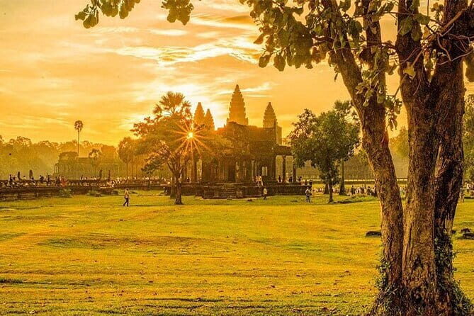 Sunrise Angkor Wat Temple Half Day Tour (Join-In) by Minivan - Starting the Day with Angkor Wat at Dawn