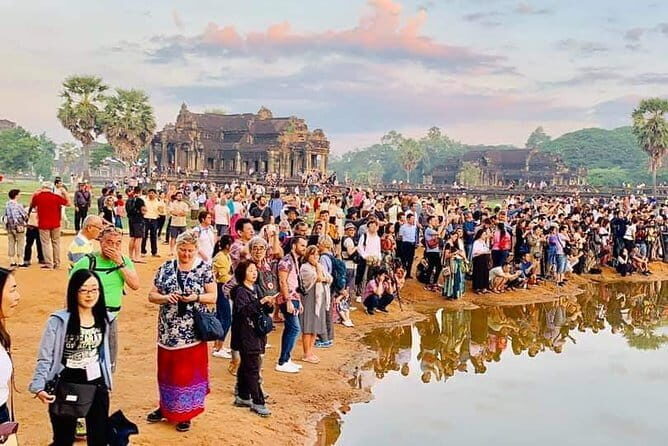 Sunrise Angkor Wat Temple Half Day Tour (Join-In) by Minivan - Mid-Morning at Srah Srang and the Local Cafe