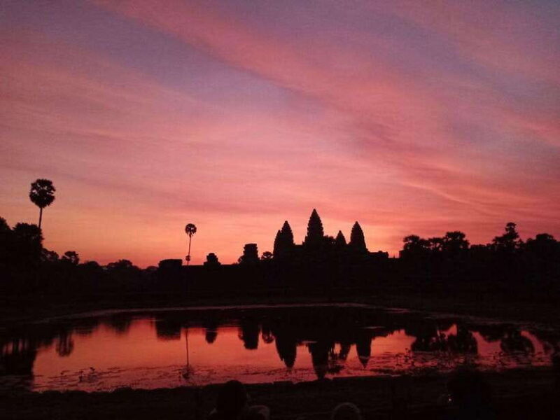 Sunrise at Angkor Wat with a sharing group - Final Thoughts