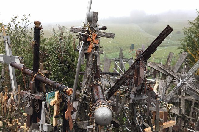 Sunrise at the Hill of Crosses - 2 countries in 1 day - Who Should Consider This Tour?
