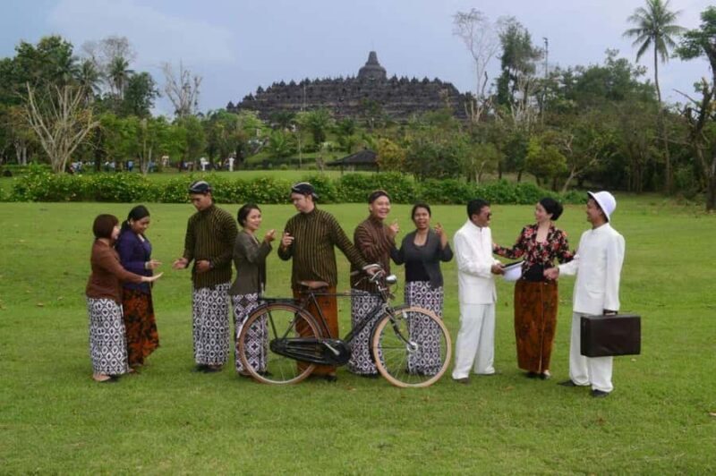 SUNRISE AT VIEWPOINT, BOROBUDUR & PRAMBANAN - Key Points