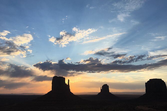 Sunrise Tour of Monument Valley - Transportation & Group Size