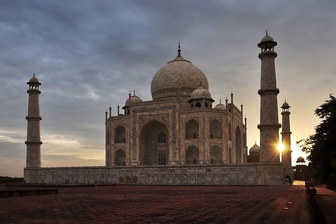 Sunrise tour of Taj Mahal from New Delhi - Key Points