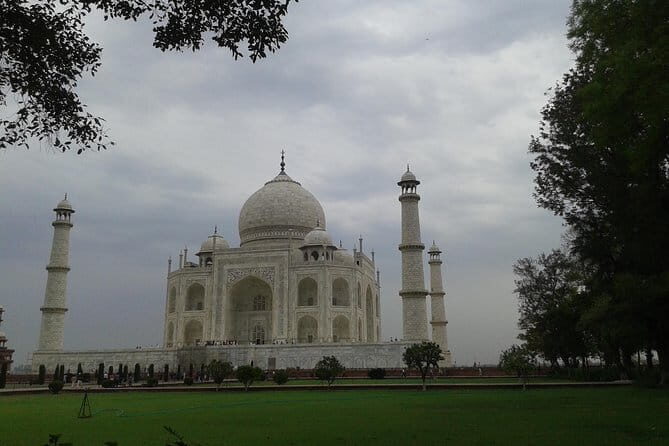 Sunrise tour of Taj Mahal with Guide - Analyzing the Value