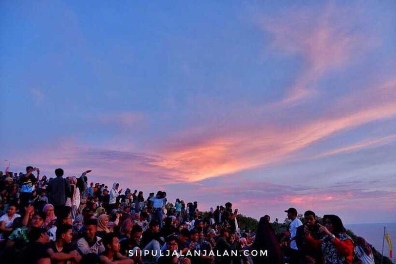 Sunset Adventure at Parangtritis Paragliding - Who Should Consider This Tour?