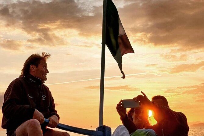 Sunset Boat Tour to Cinque Terre with aperitif on board - FAQs