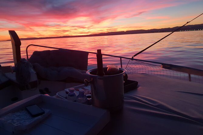 Sunset Boattrip + Tapa + Cava - Why This Tour Stands Out