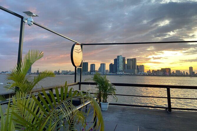 Sunset Cruise: Best view on 3 floors boat & English speak guide - Pros and Cons of the Tour