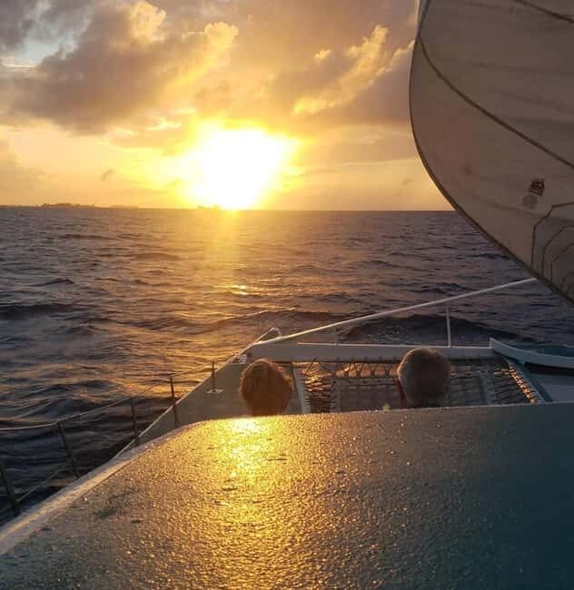 Sunset Cruise In Paradise - Key Points