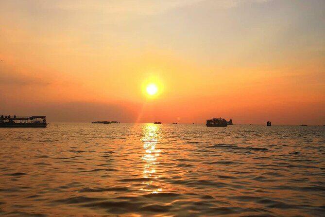 Sunset Dinner and drinks with a Floating Village cruise - FAQ