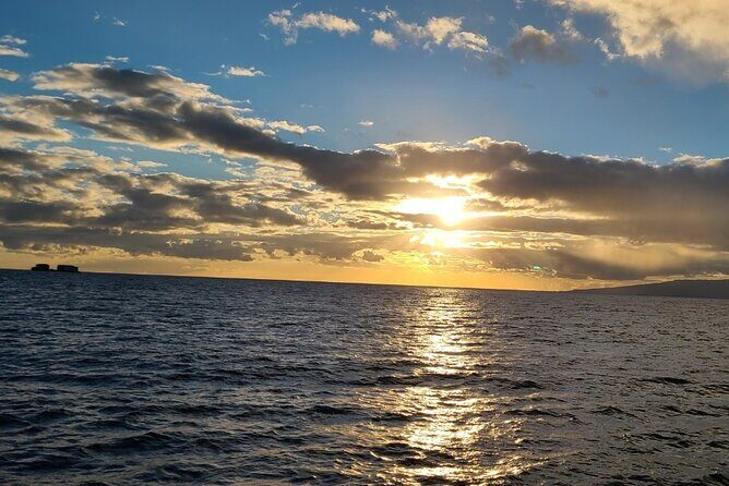 Sunset Dinner Cruise in Honolulu - Key Points