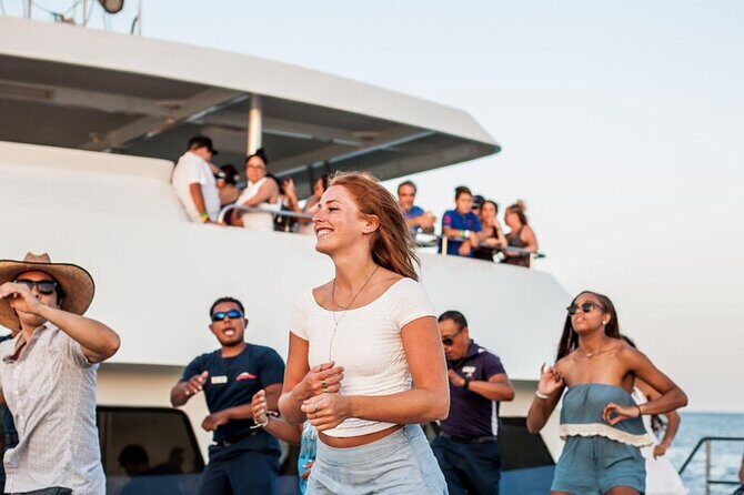Sunset Dinner Cruise in Los Cabos - FAQ