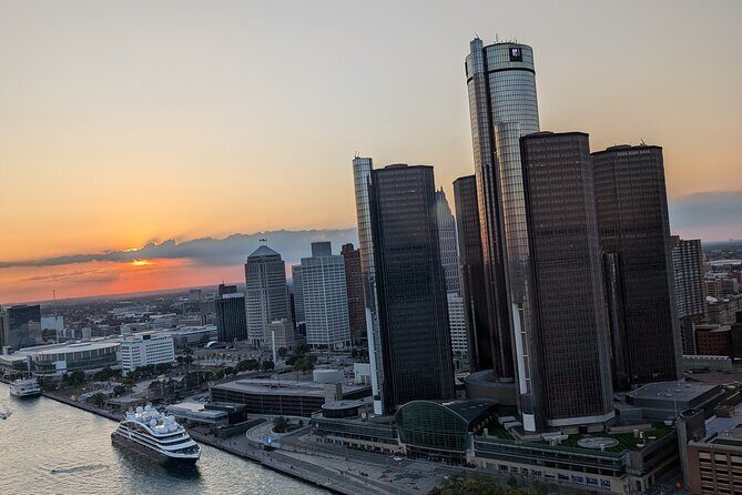 Sunset Helicopter Experience in Downtown Detroit - From Booking to Landing: What to Expect