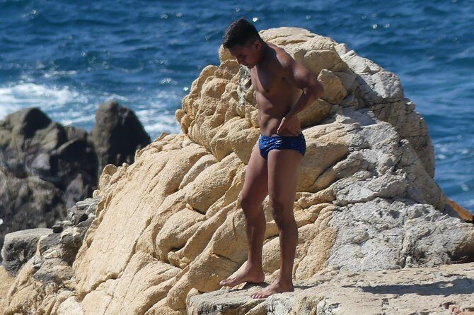 Sunset + High Cliff Divers La Quebrada at La Perla - Only Drinks - The Itinerary in Detail