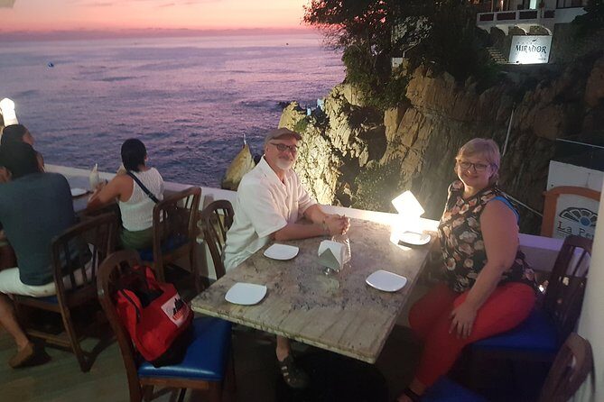 Sunset + High Cliff Divers La Quebrada at La Perla - Only Drinks - Authenticity and Special Moments
