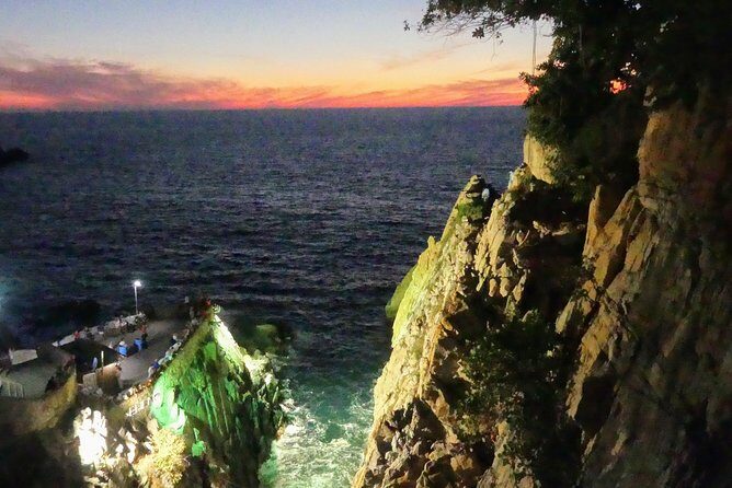 Sunset + High Cliff Divers La Quebrada at La Perla - Only Drinks - The Sum Up