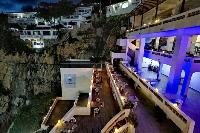 Sunset + High Cliff Divers La Quebrada at La Perla - Only Drinks - FAQ