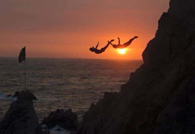 *Sunset High Diver Show 3Course Dinner 2 Drinks Diff Options - Key Points