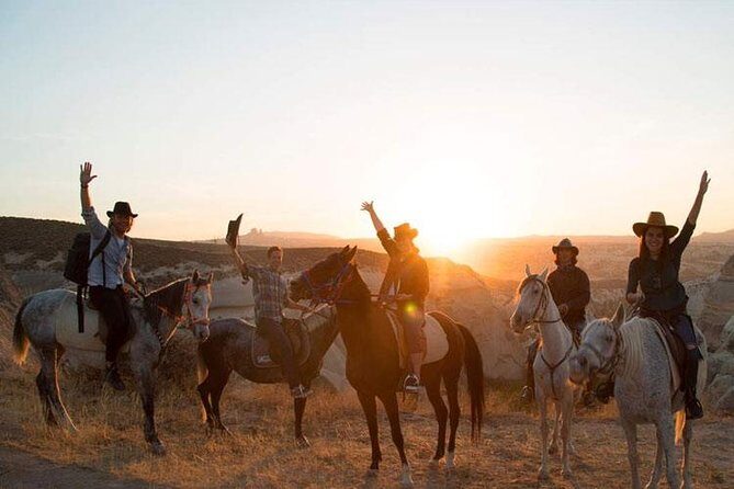 Sunset Horse Back Riding tour - Who Should Consider This Tour?