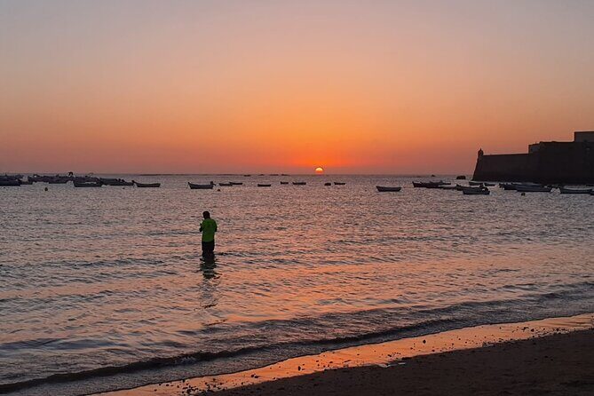 Sunset in La Caleta - Key Points