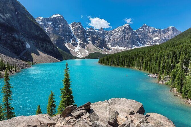 Sunset in Moraine and Lake Louise Tour at 6:00 pm - Key Points