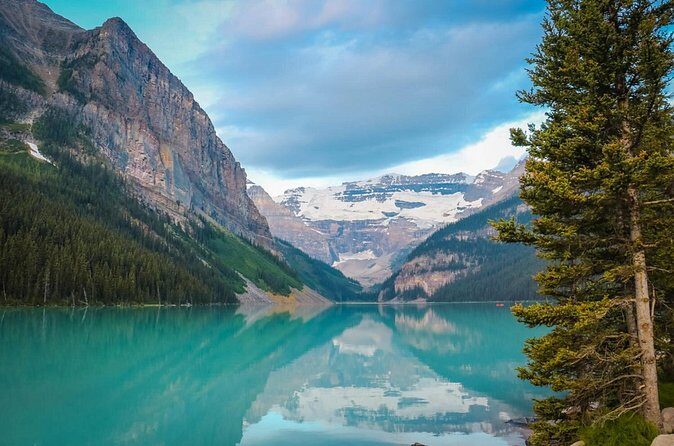 Sunset in Moraine and Lake Louise Tour at 6:00 pm - Transportation and Group Size: Why They Matter