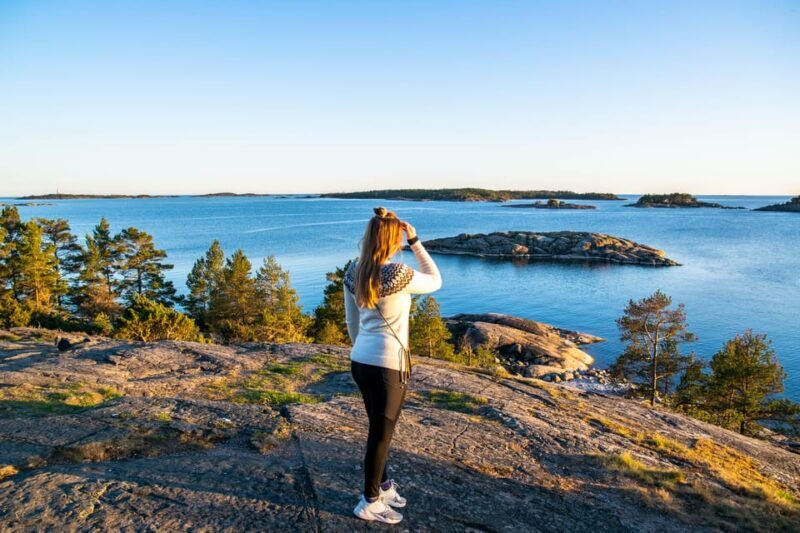 Sunset in the archipelago from Helsinki - Key Points