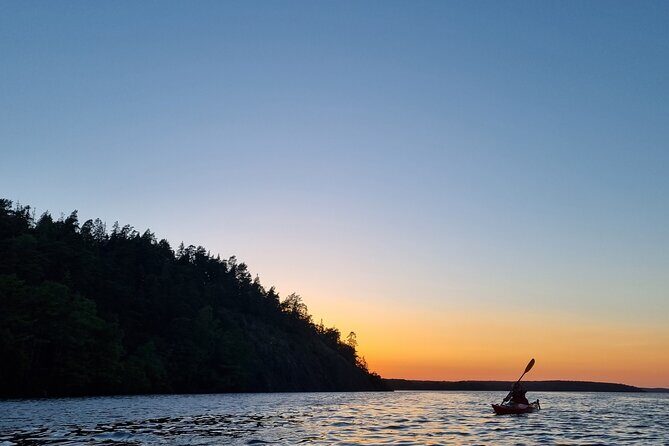 Sunset kayak tour with fika on Stockholms lakeside - Practical details: logistics and value