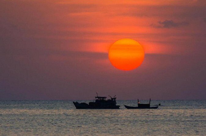 Sunset Moments and Night Squid Catching Journey in Phu Quoc - Is This Tour Right for You?