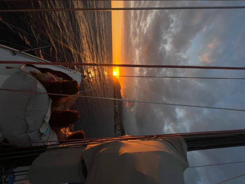 Sunset on a sailing boat - An In-Depth Look at the Sunset Sailing Experience in Madeira
