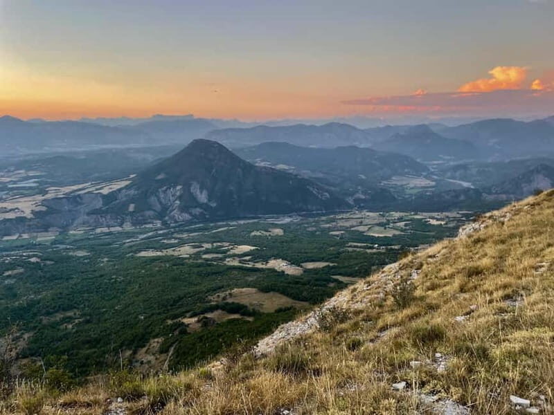 Sunset on Gâche mountain - Panoramic view of the Alps - The Itinerary in Detail