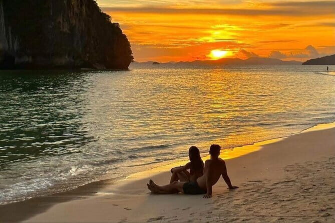 Sunset on Lan Ha Bay to Viet Hai Village to Viewpoint Ha Long Bay - FAQ