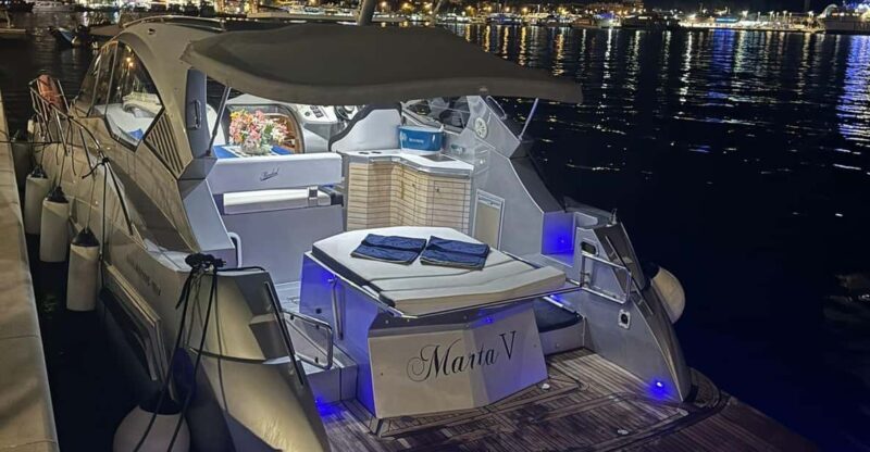 Sunset panoramic cruise with drinks and nighttime dip - A closer look at what makes this cruise special