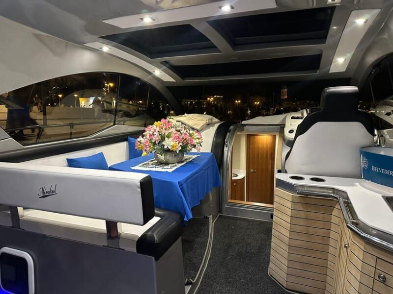 Sunset panoramic cruise with drinks and nighttime dip - Who is this cruise perfect for?