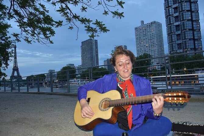 Sunset Picnic with View of Eiffel Tower and Live Music - Who Should Book This Experience?