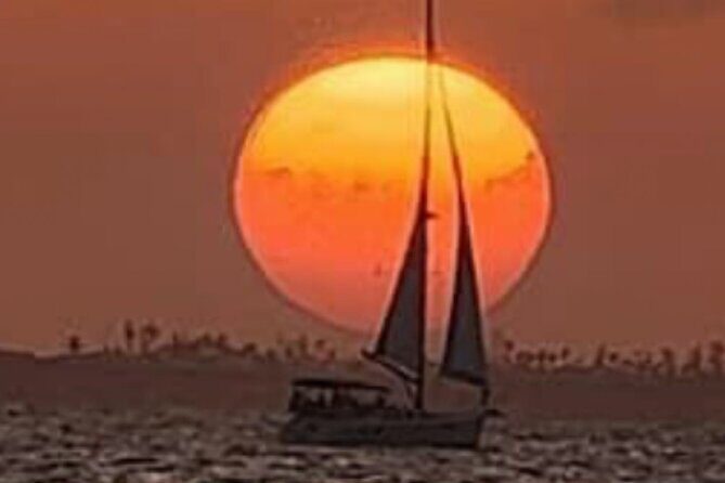 Sunset Sail in the Gulf of Mexico for up to 6 Guests - Key Points