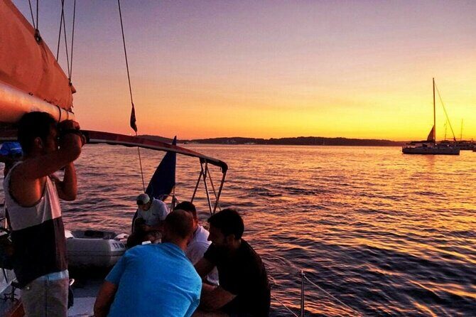 Sunset Sailing Tour on the Pakleni Islands - Key Points