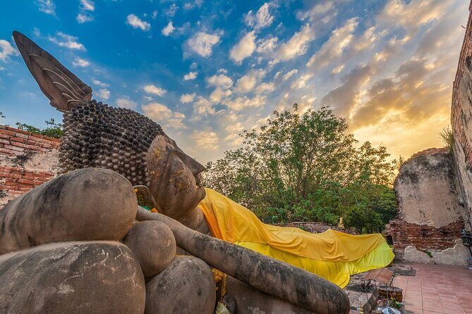 Sunset Selfie Boat Ride at Ayutthaya with A World Heritage Reside - Who Should Consider This Tour?