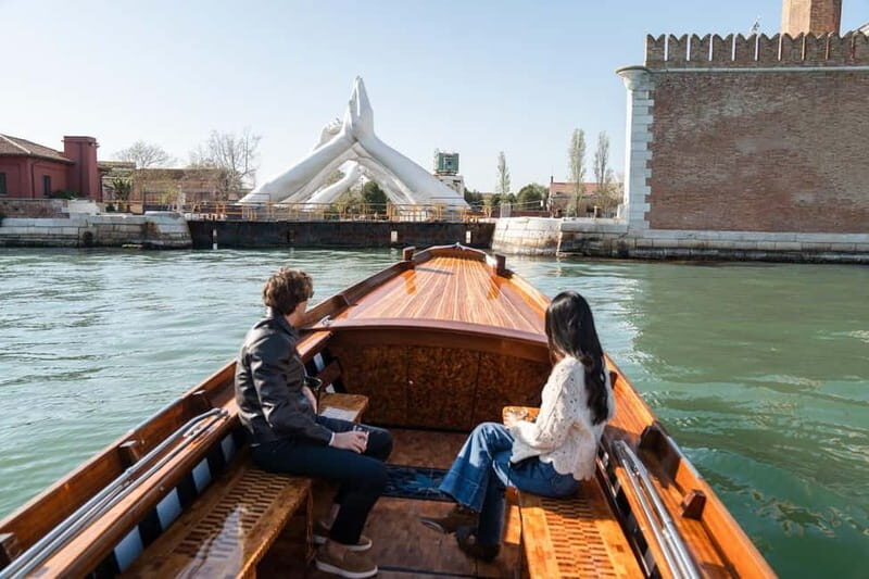 Sunset Serenity Cruise in the Venice Lagoon - The Experience of the Crew & Guides