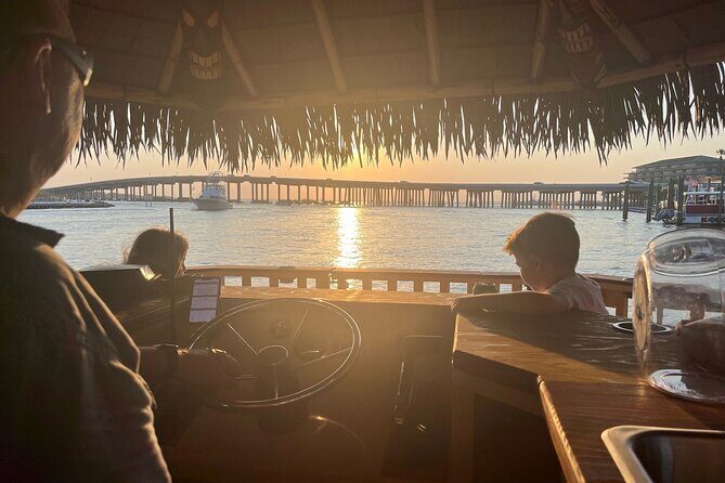Sunset Tailfins Tiki Boat Crab Island(1.5Hours) - Key Points