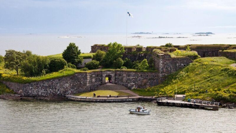 Suomenlinna: Private Tour with an Authorized Guide - Who Will Love This Tour?