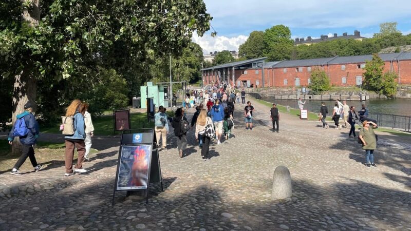 Suomenlinna tour in French with Doro - FAQ